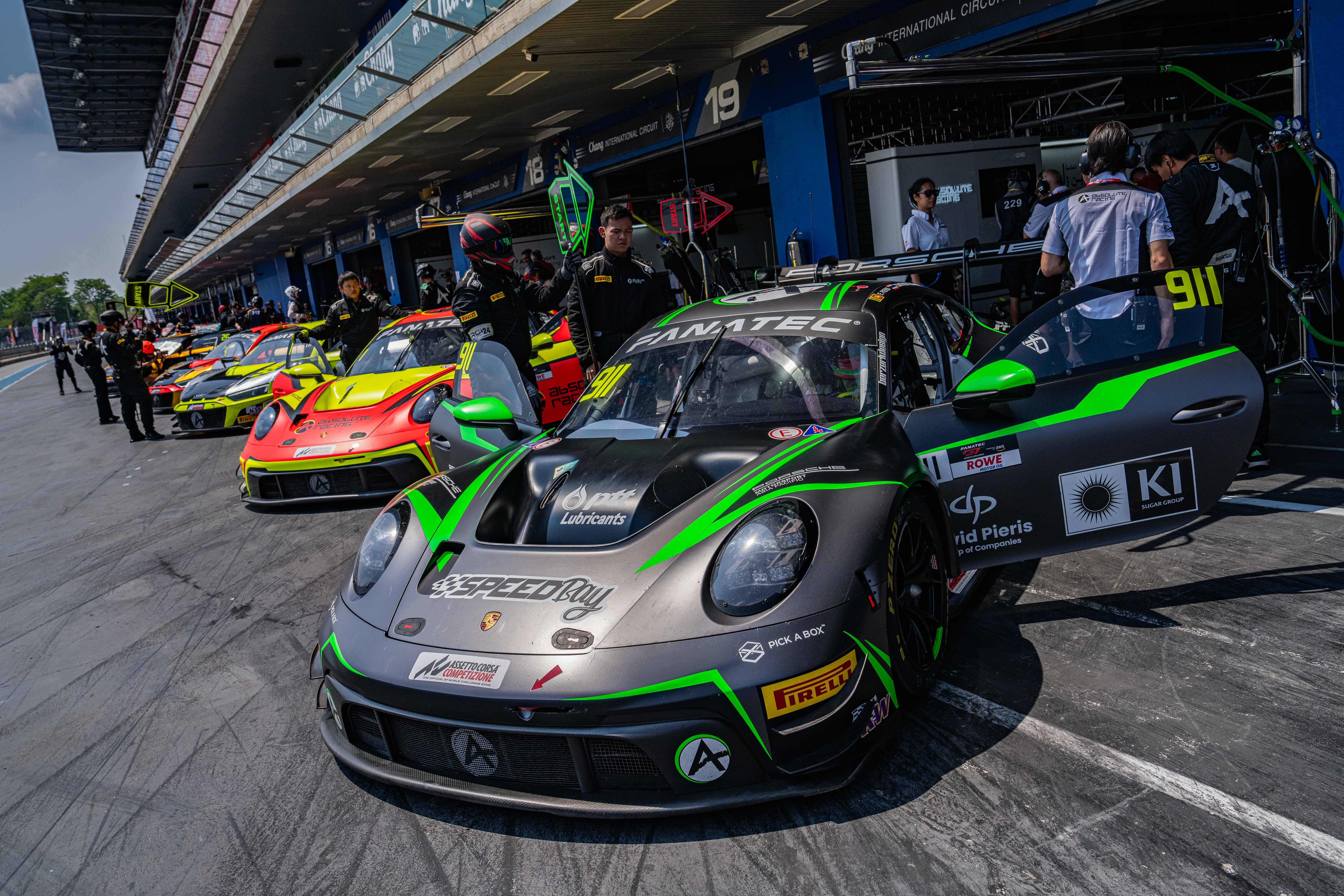 Porsche seizes narrow advantage in global Fanatec GT World Challenge ...